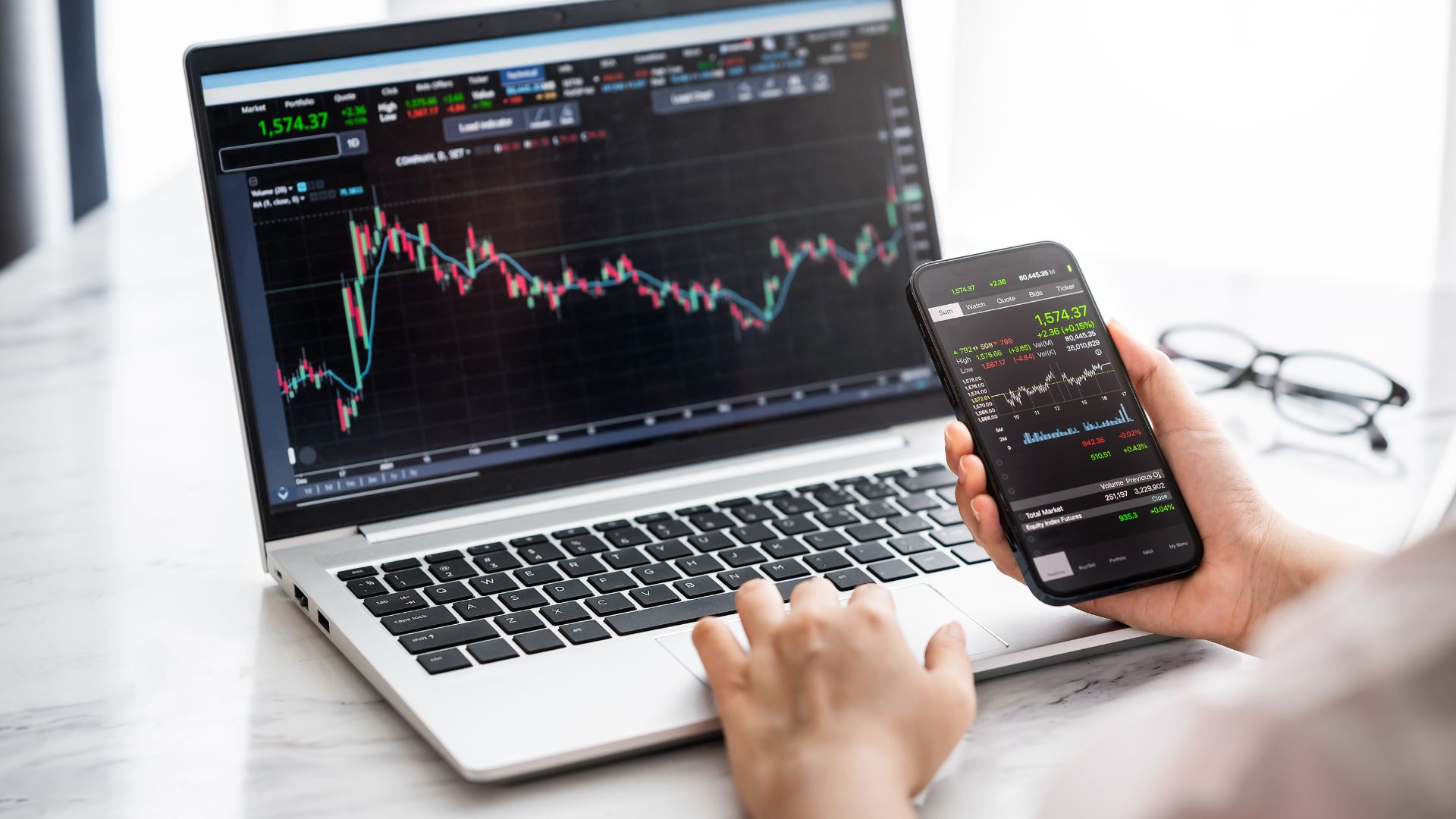 Exploring Altcoins: How to Identify Hidden Gems in 2025 - EPIQ Trading ...